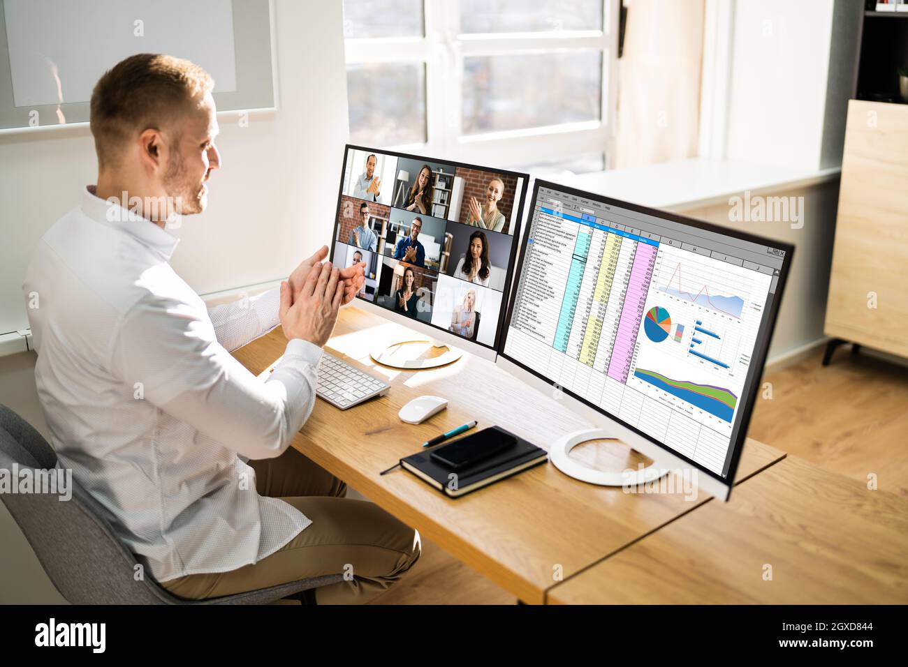 Congratulation applause hi-res stock photography and images - Alamy