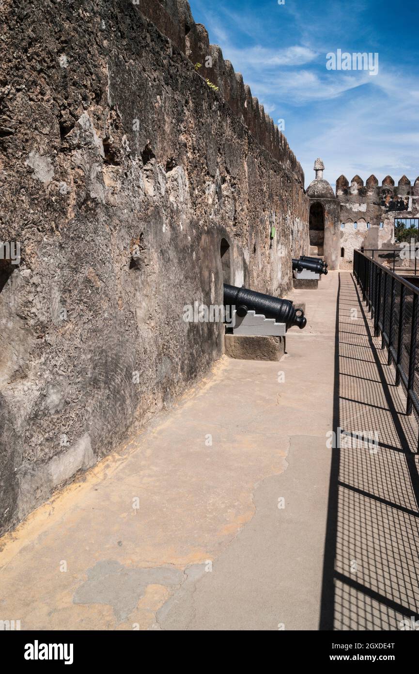 Parapet of fort hi-res stock photography and images - Alamy