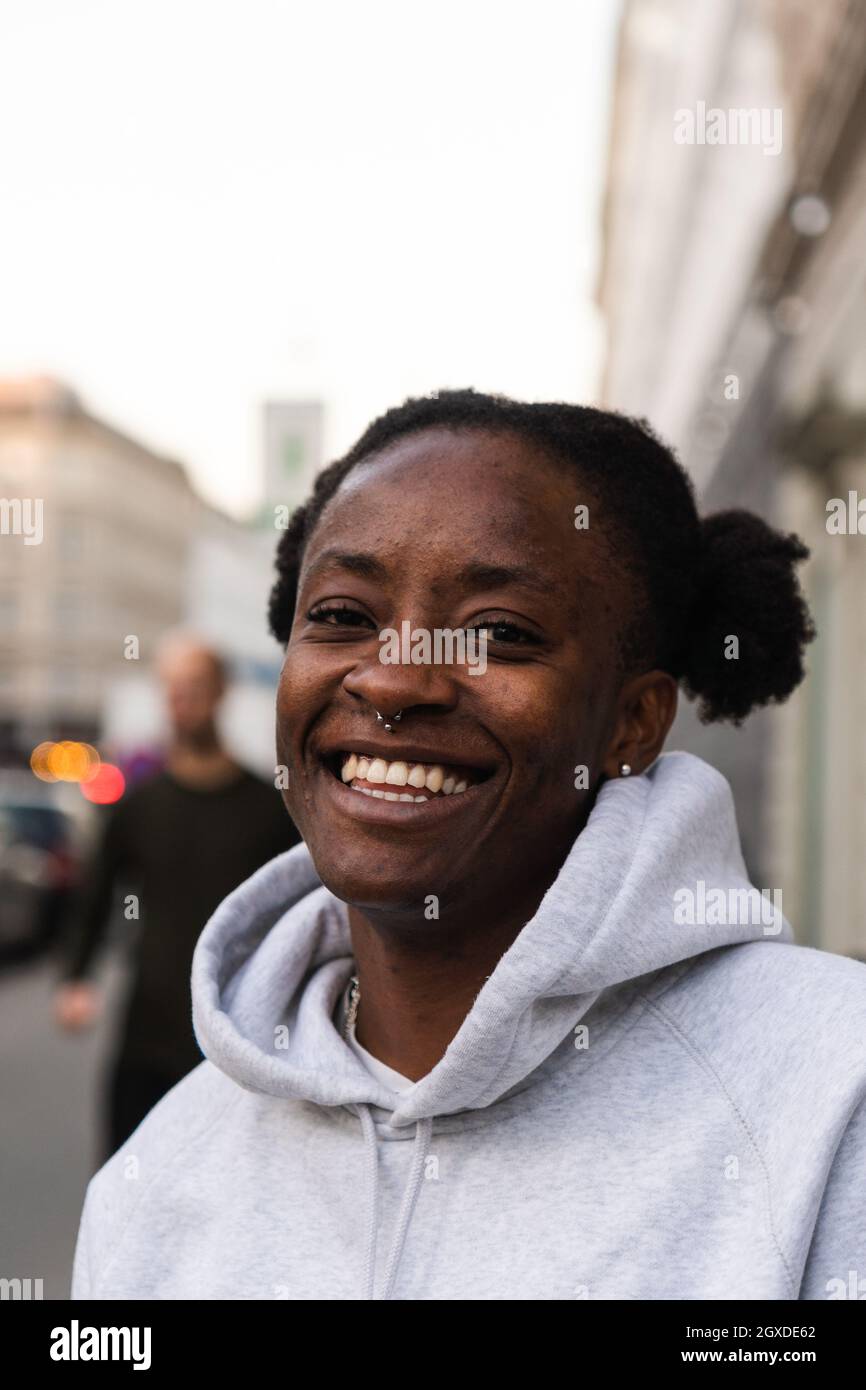 Androgynous gender neutral hi-res stock photography and images - Alamy
