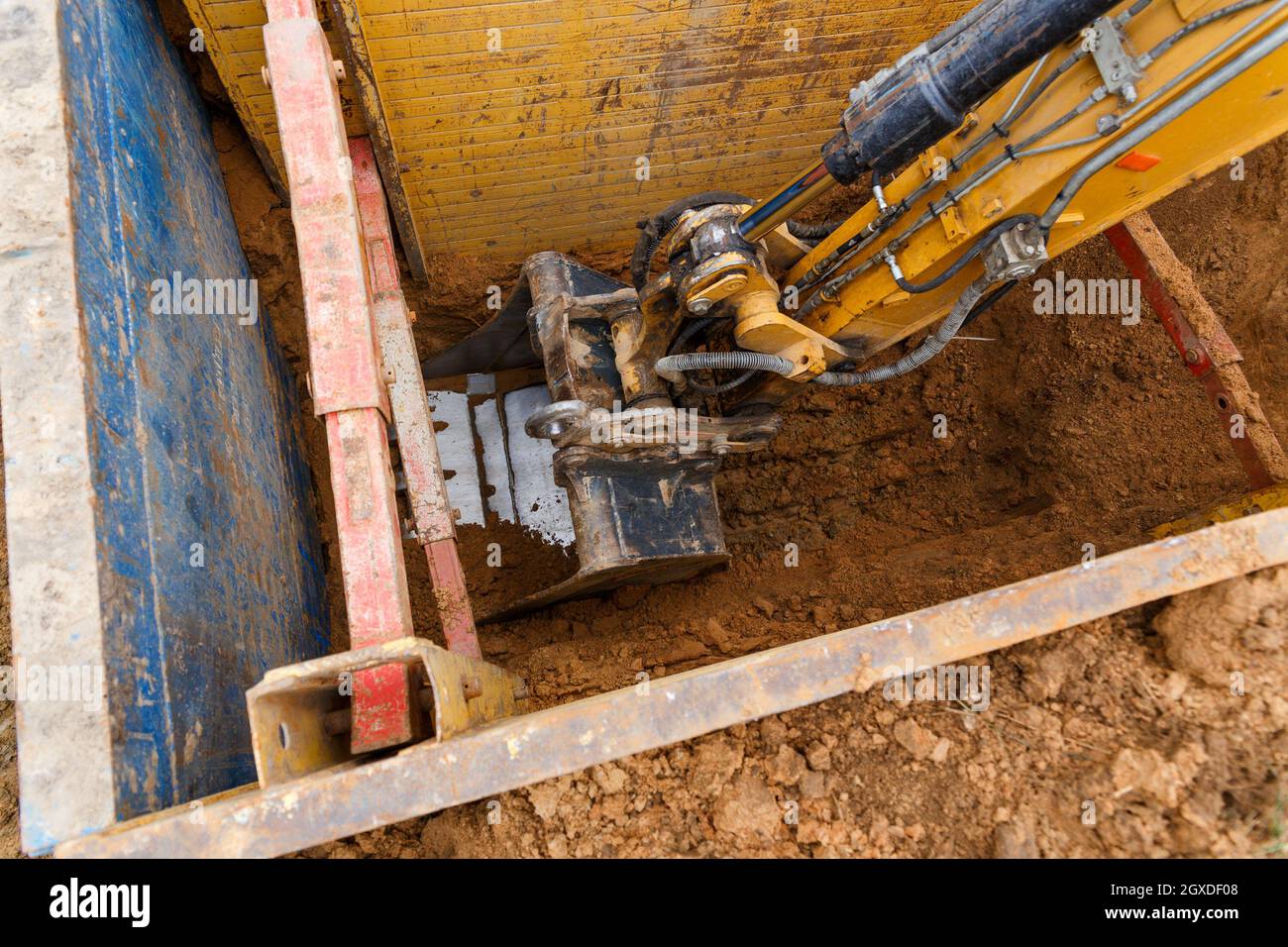 Trench construction using metal trench supports The lining protects the ...