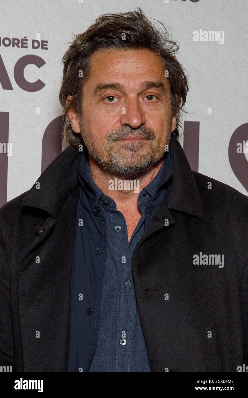 Louis-Do de Lencquesaing attending the premiere of Illusions Perdues ...