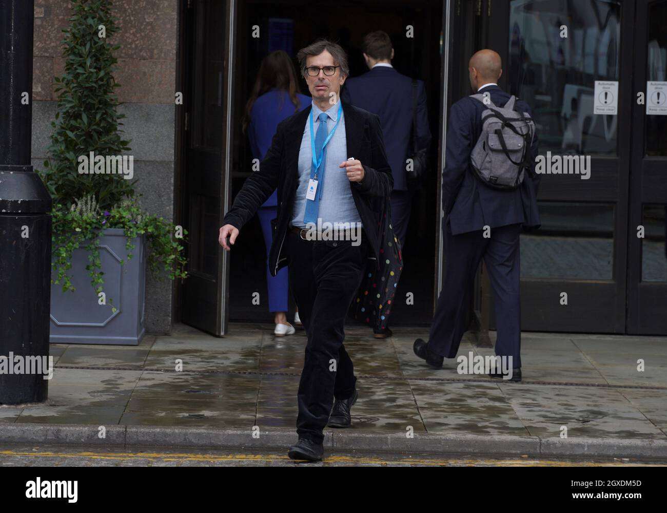 The political editor of itv news hi-res stock photography and images ...