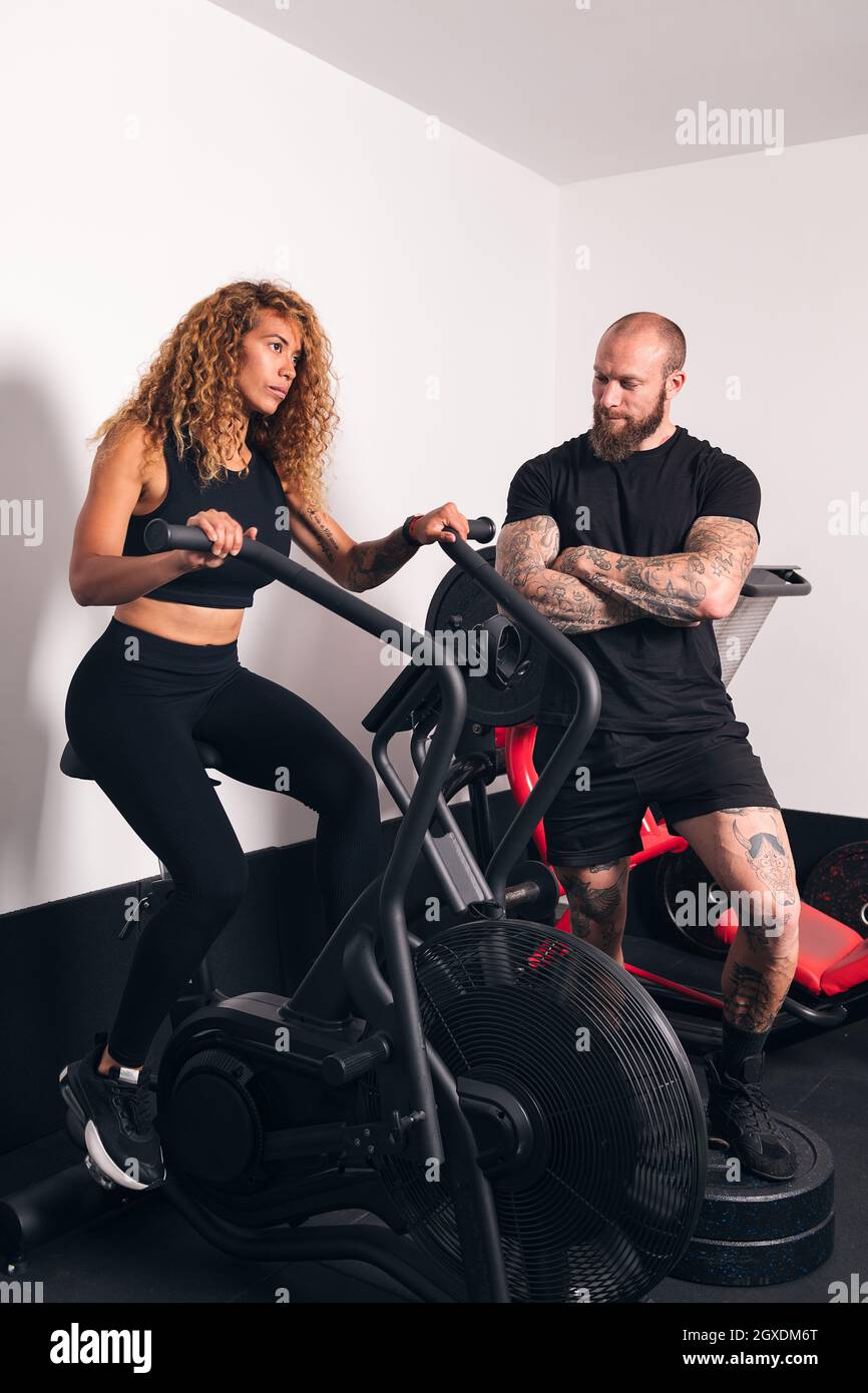 Cycling machine hi-res stock photography and images - Alamy