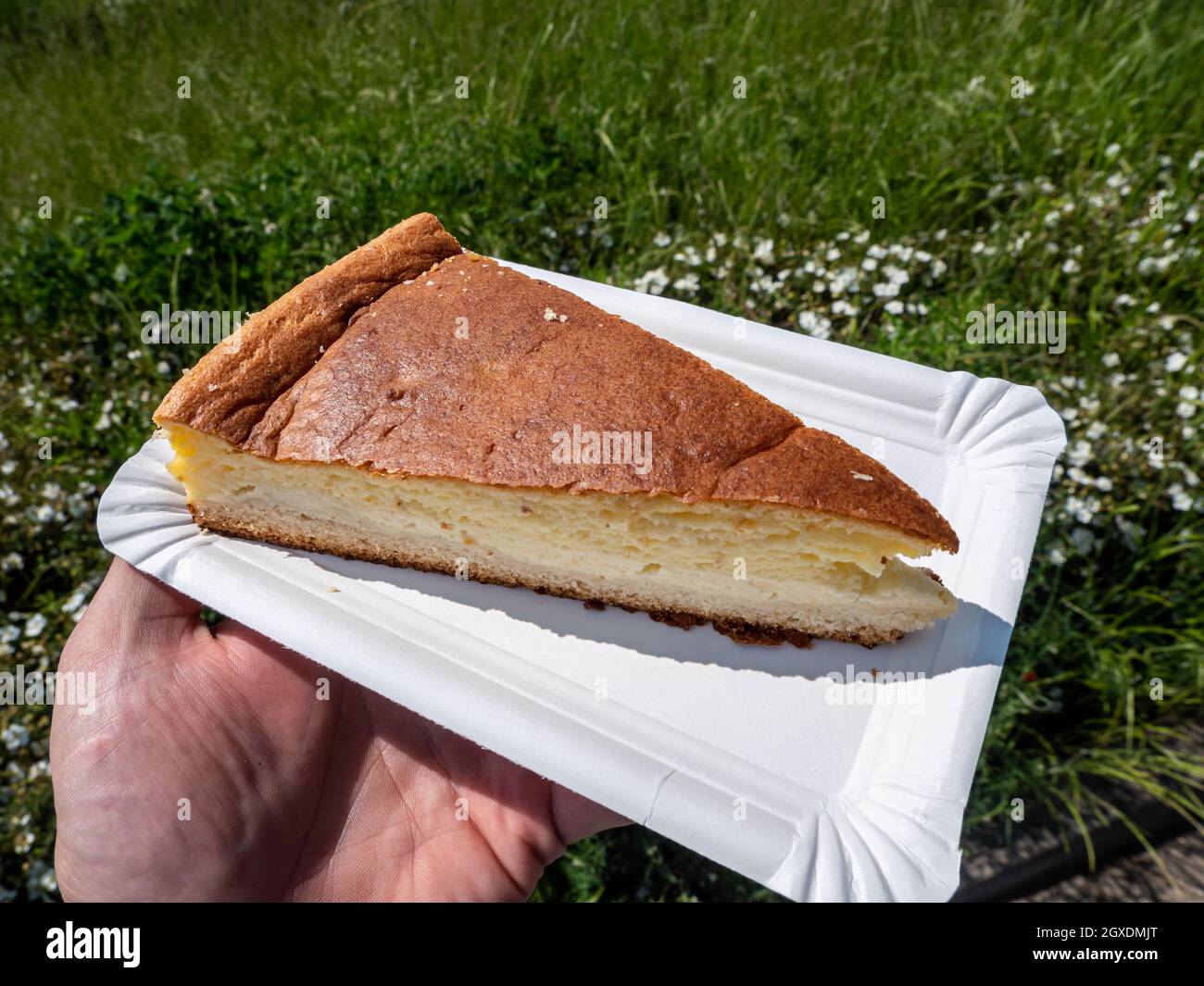 German cheesecake hi-res stock photography and images - Alamy
