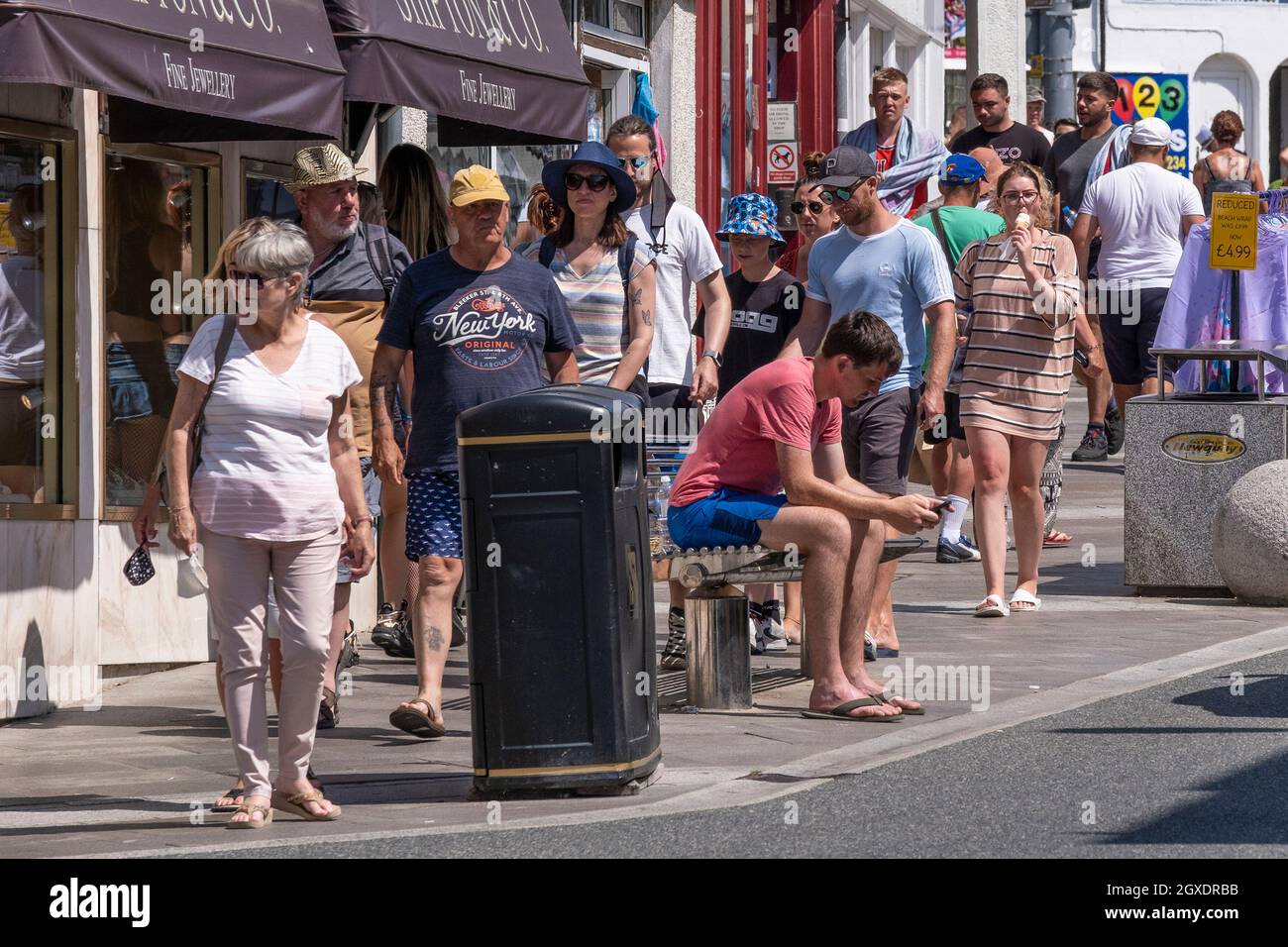 Busy town centre hi-res stock photography and images - Alamy