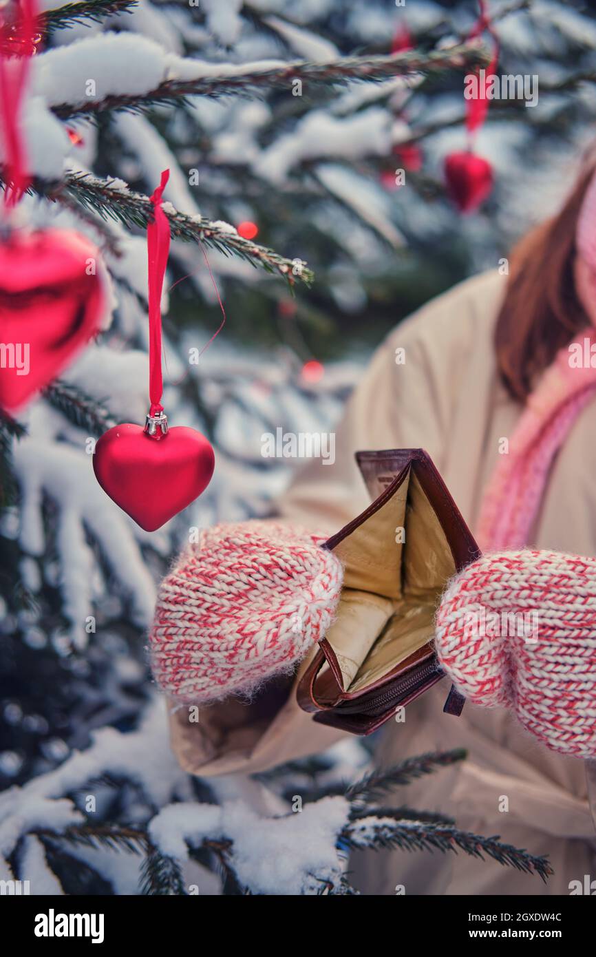 Woman christmas empty purse hi-res stock photography and images - Alamy