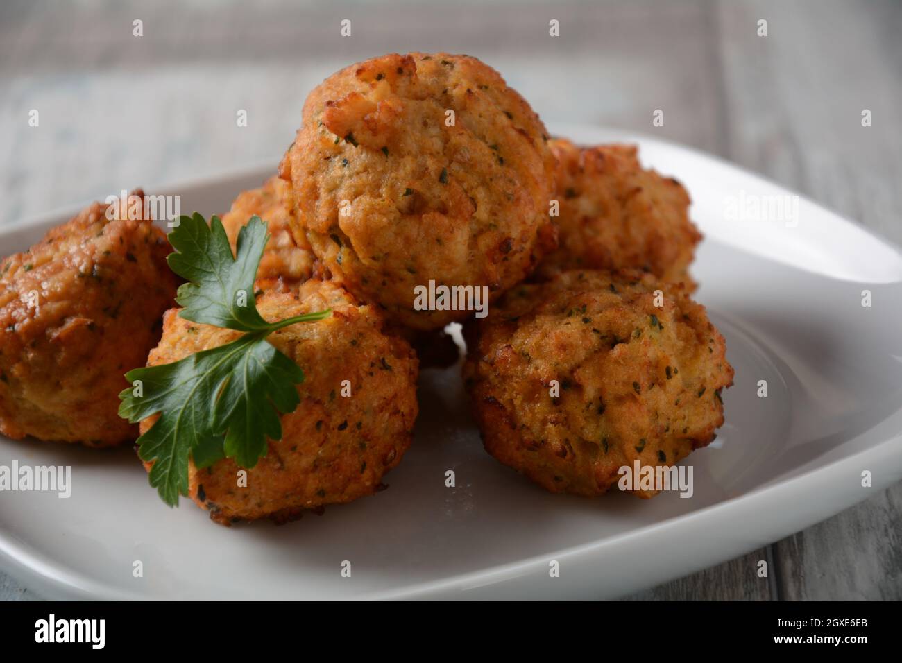 Fried fish jewish hi-res stock photography and images - Alamy