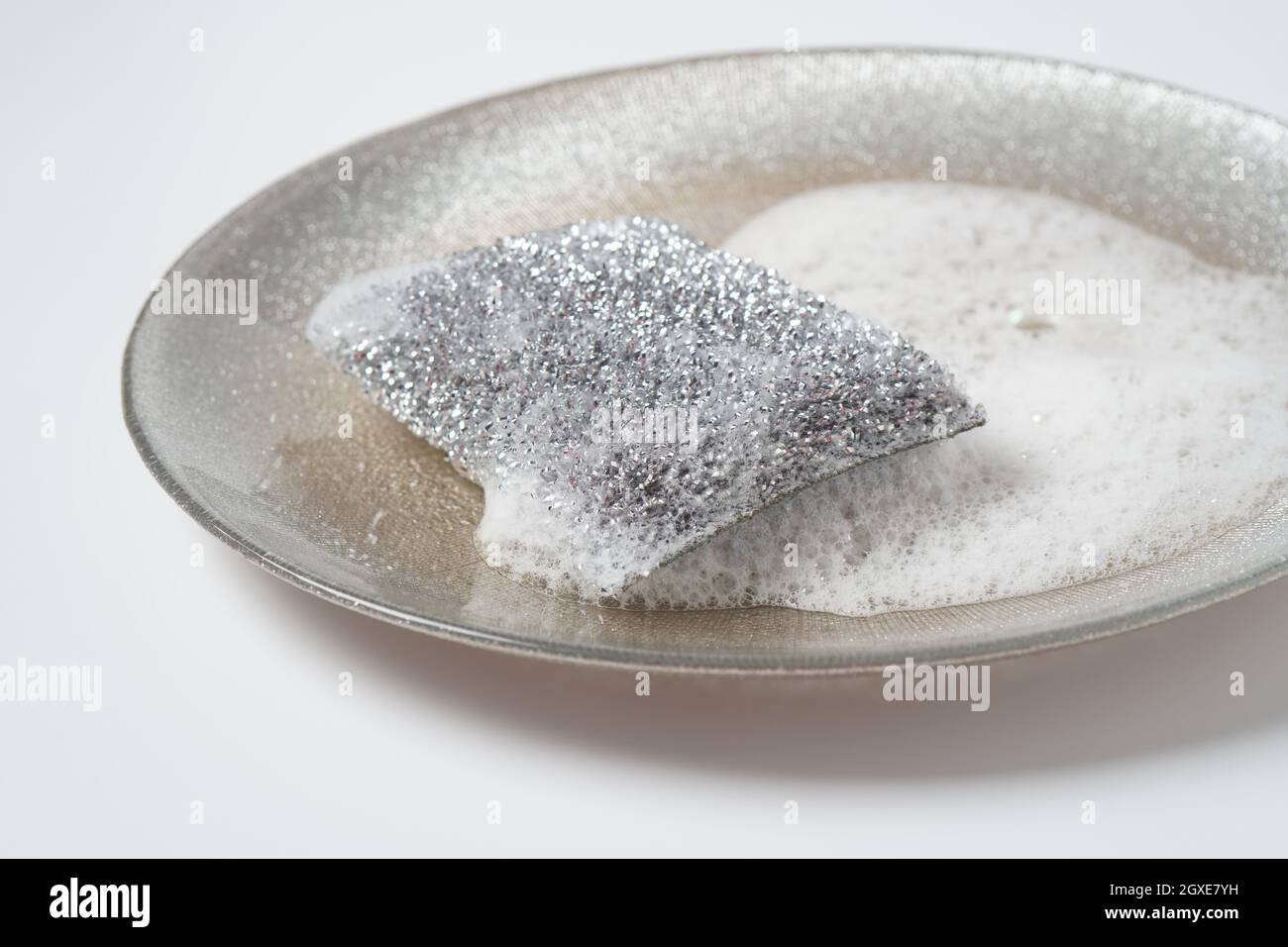 Silver foam sponge hi-res stock photography and images - Alamy