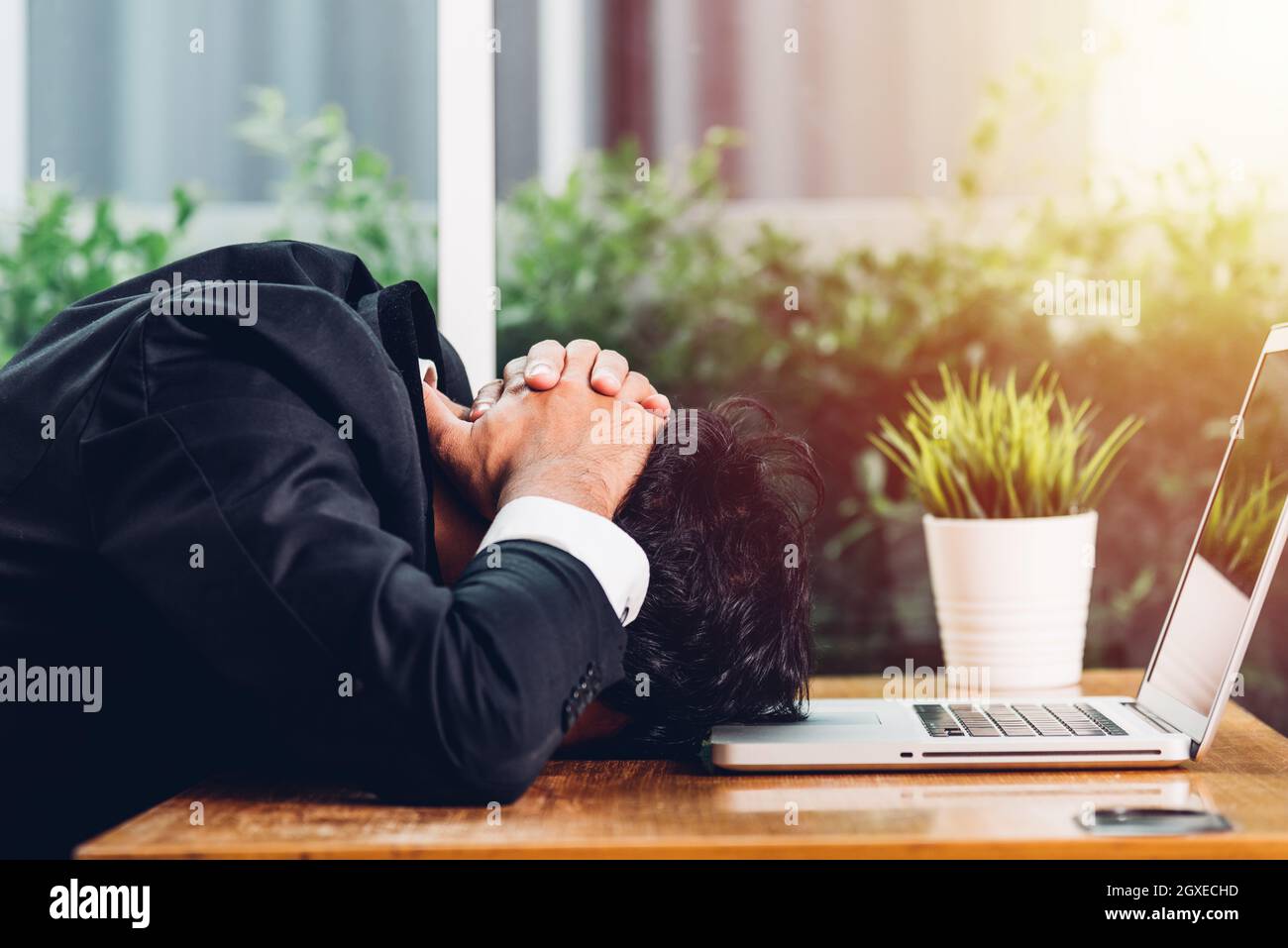 Businessman caucasian china hi-res stock photography and images - Alamy