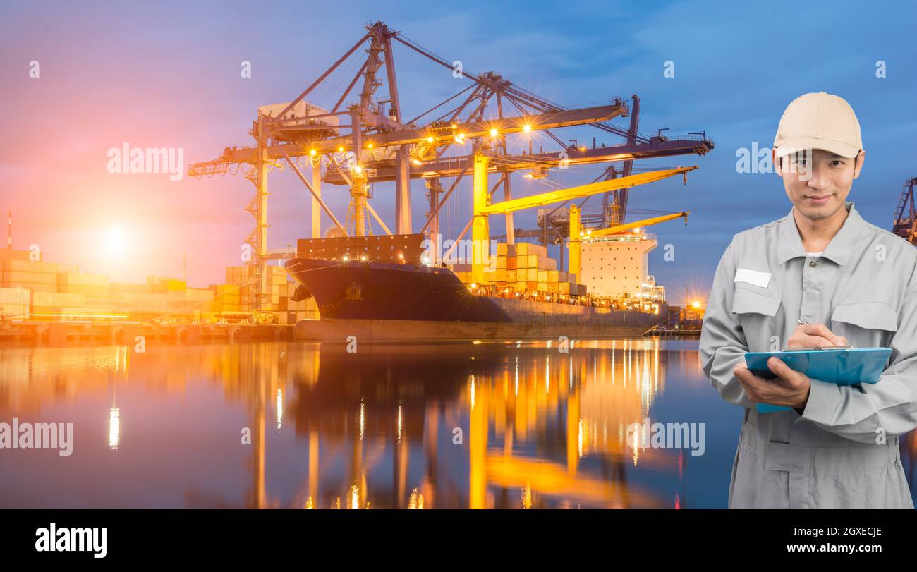 Engineer working port hi-res stock photography and images - Alamy