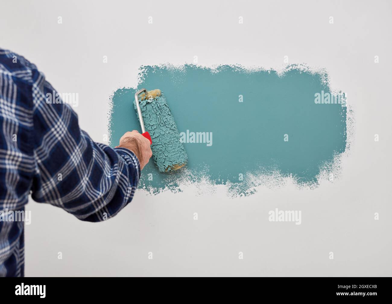Close up males hand painting hi-res stock photography and images - Alamy