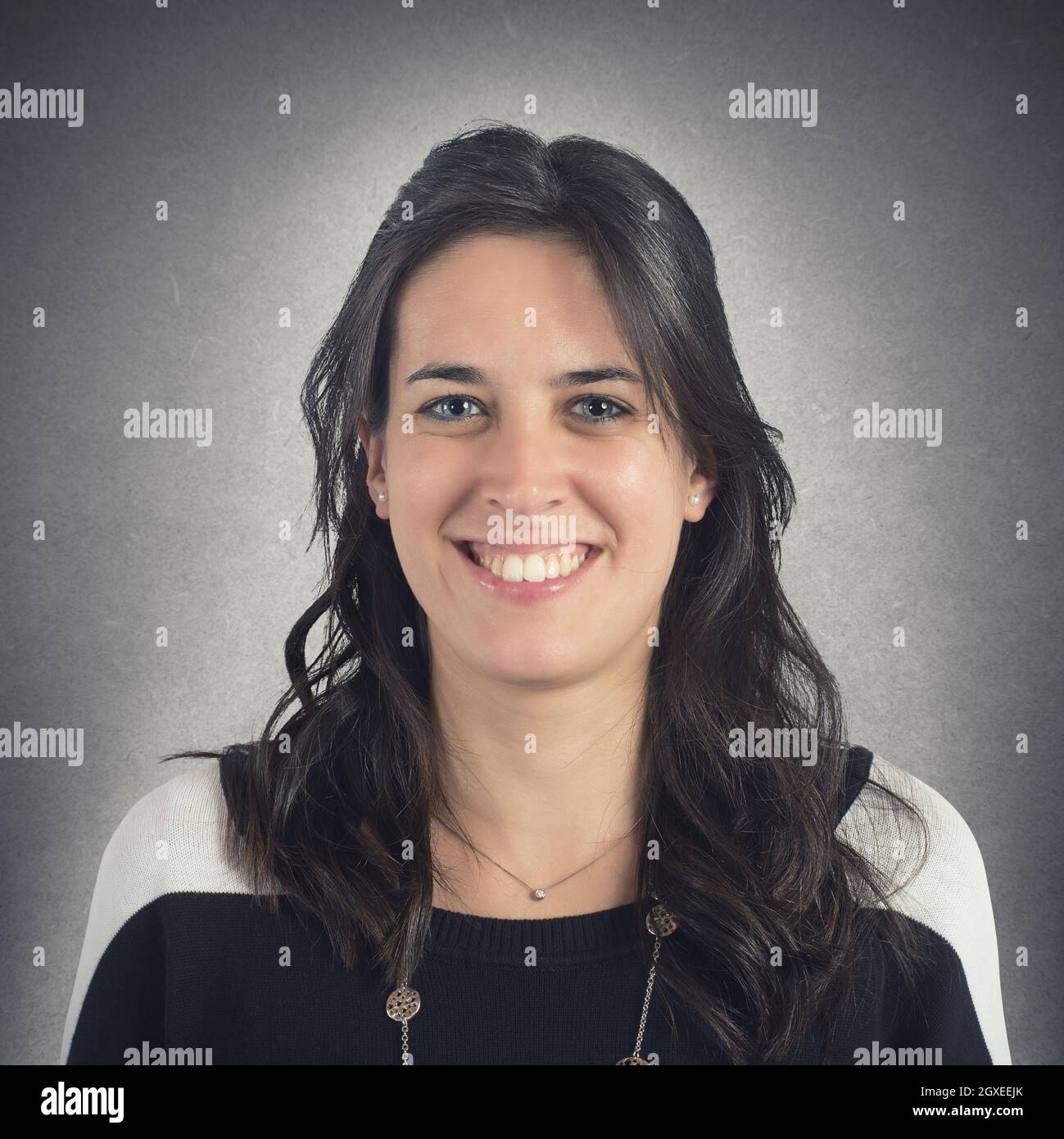 Simple young woman face smiling and optimistic Stock Photo - Alamy