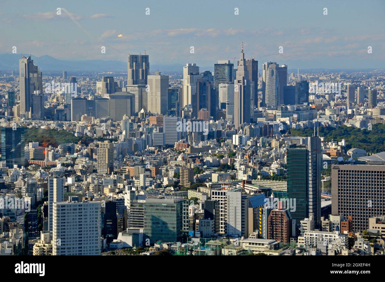 Dense city skyline viewed from the Mori Tower, Roppongi Hills, Tokyo ...