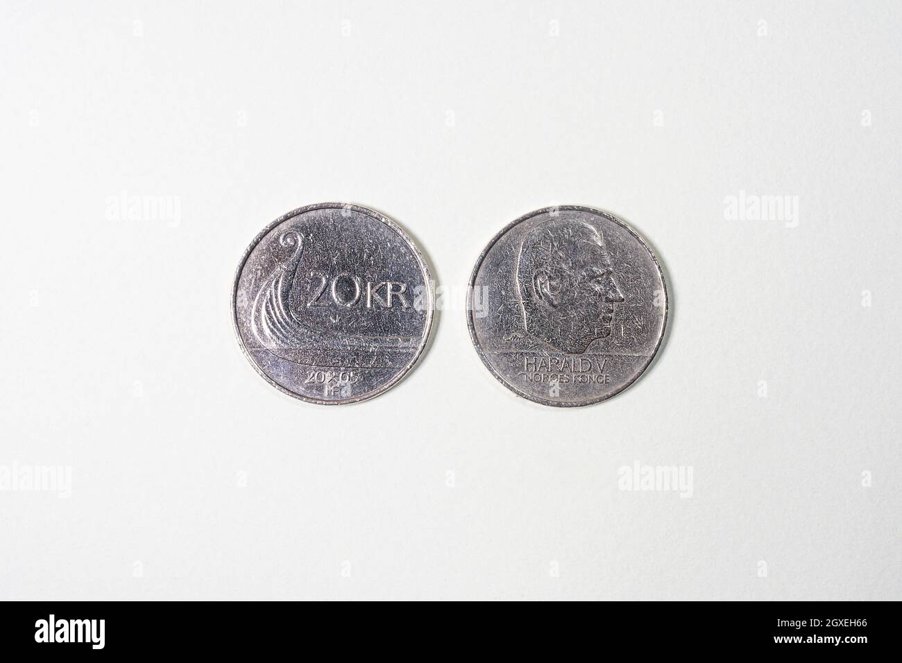 the 20 Norwegian kroner coin seen from both sides Stock Photo - Alamy