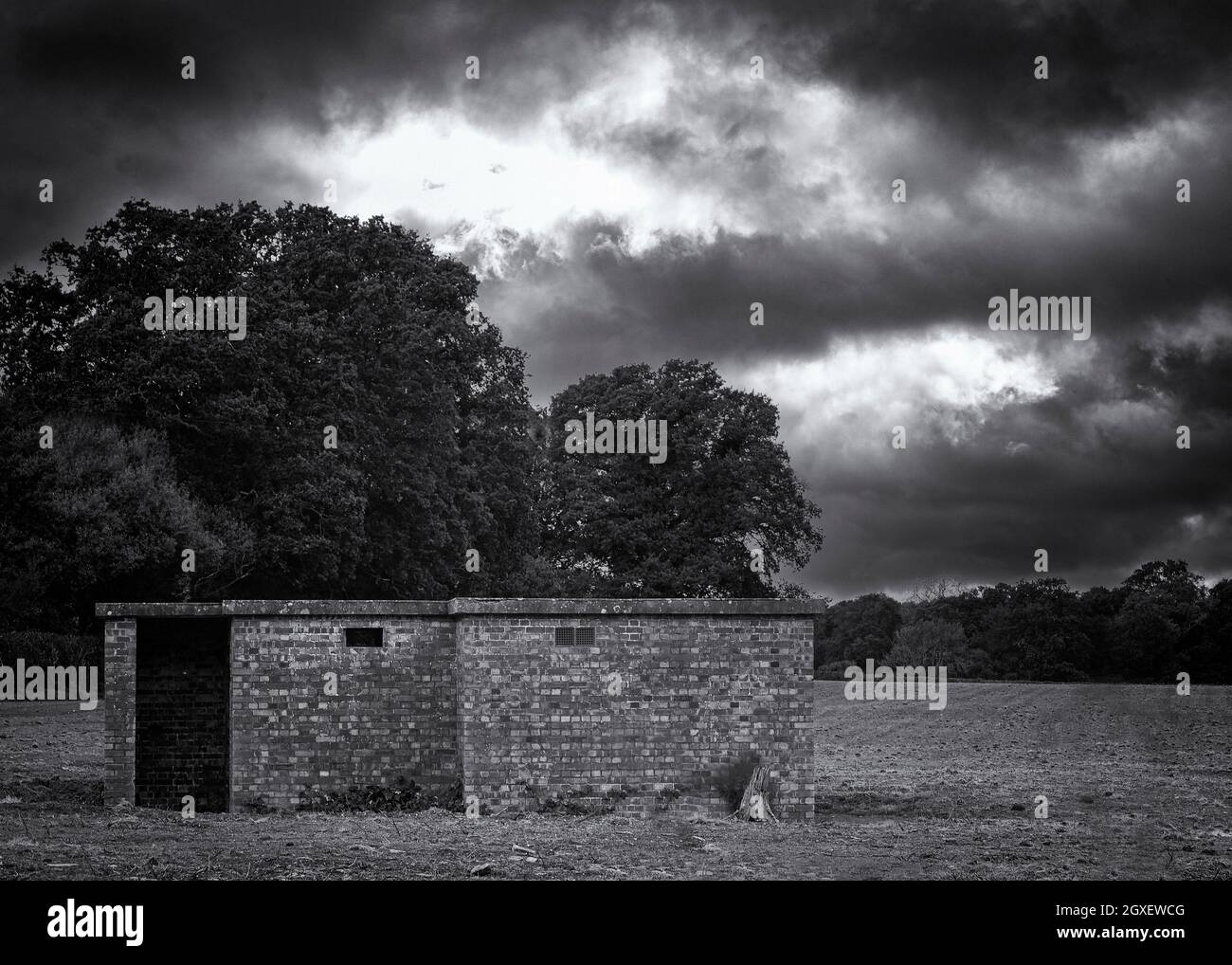 Pill box defence hi-res stock photography and images - Alamy