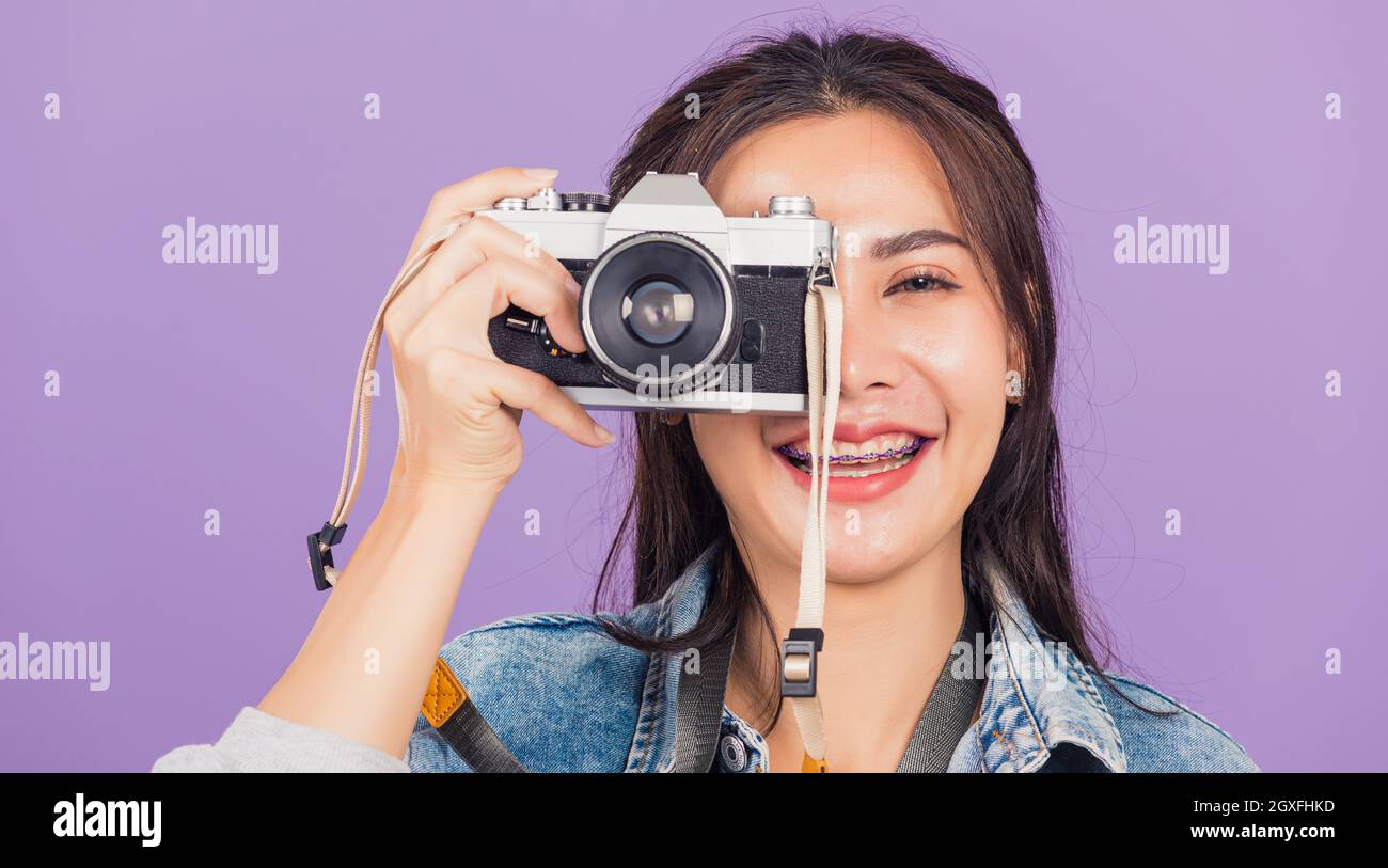 Female photographer camera viewfinder hi-res stock photography and ...