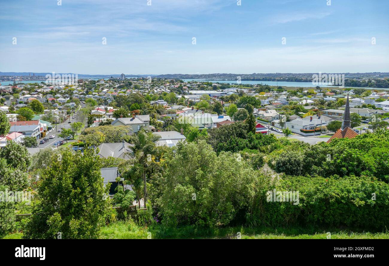 Harbourside suburb of auckland hi-res stock photography and images - Alamy
