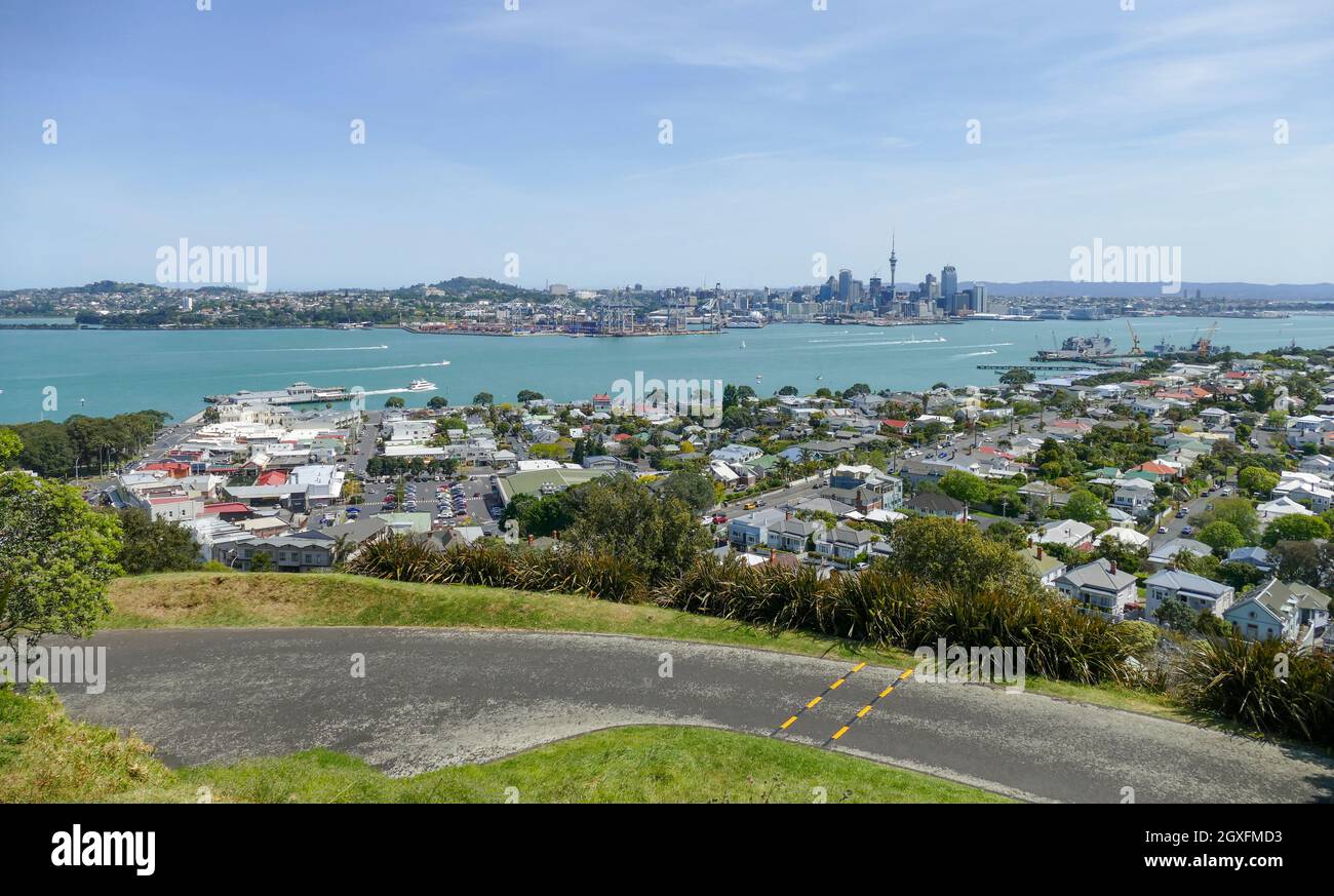 Aerial auckland city skyline pier hi-res stock photography and images ...