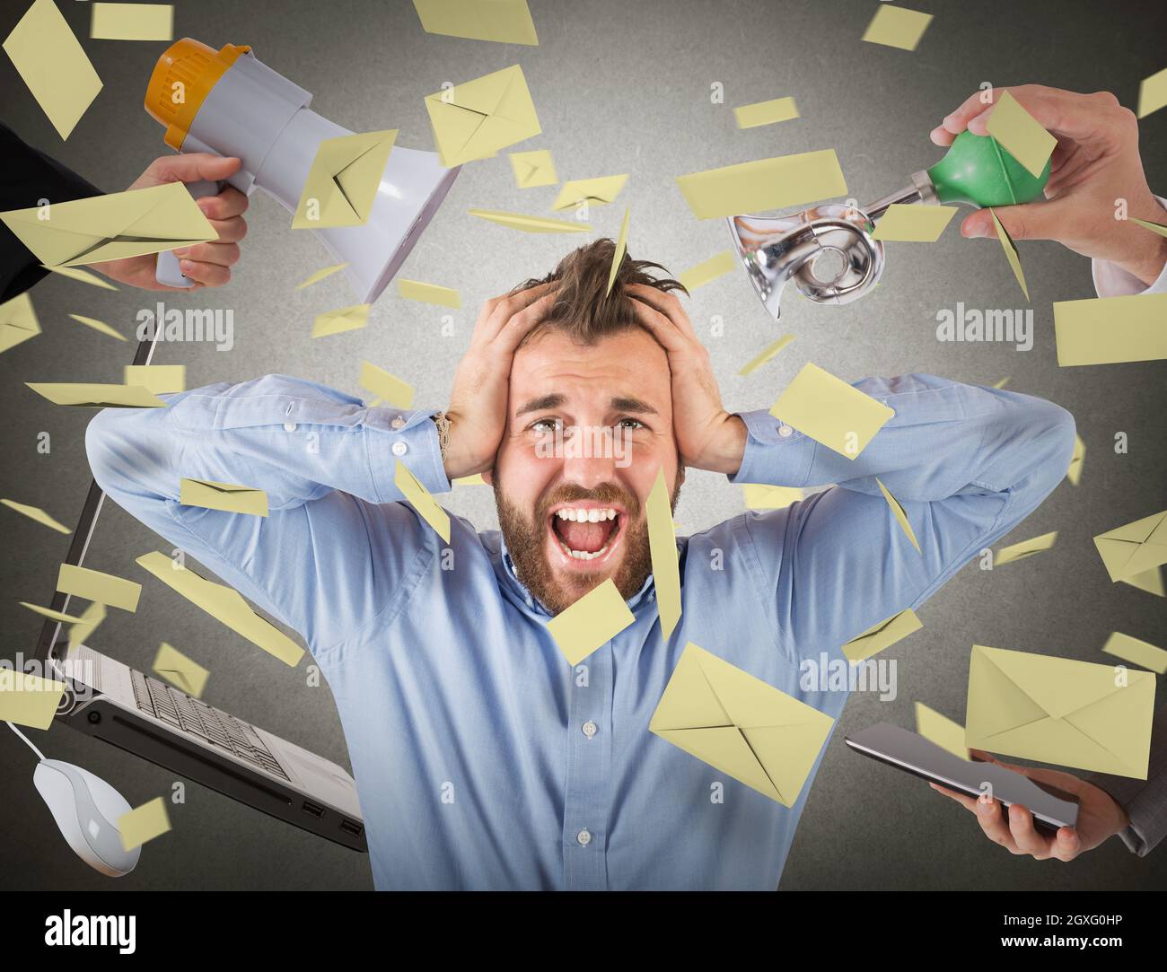 Stressed and desperate businessman screaming for chaos Stock Photo - Alamy