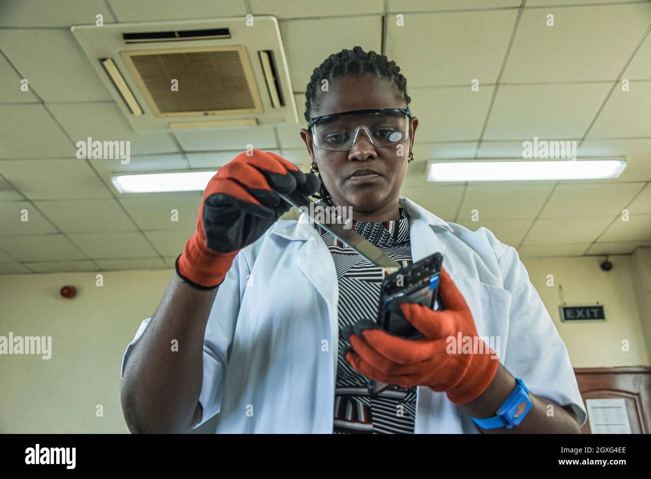 Mobile factory japan hi-res stock photography and images - Alamy