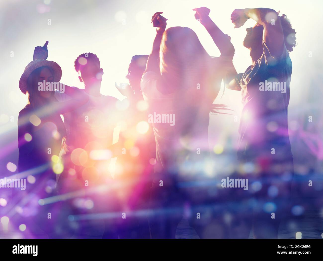 Party dancing discoteque hi-res stock photography and images - Alamy