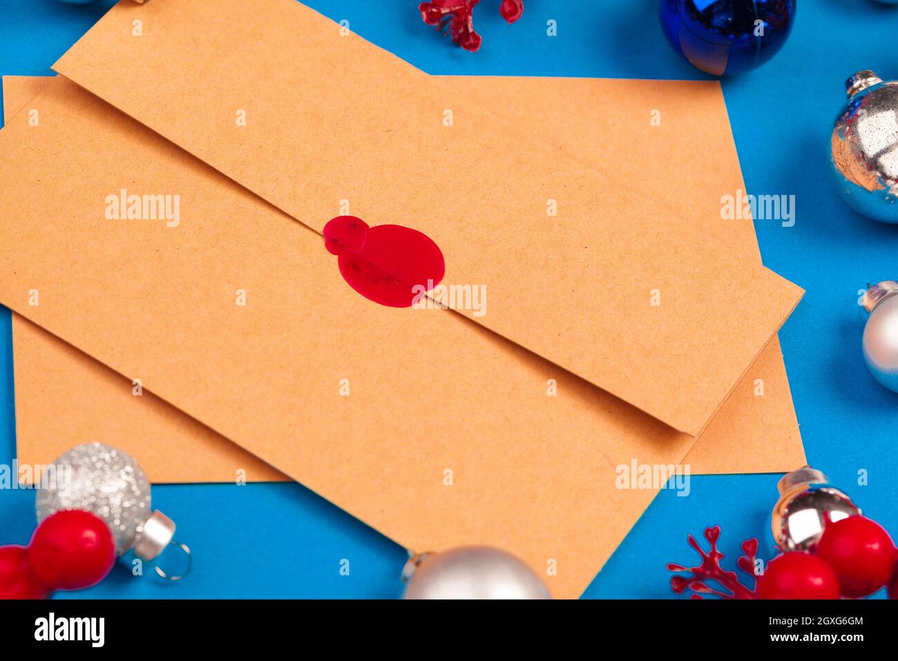 Vintage letter with red seal stamp close up Stock Photo - Alamy