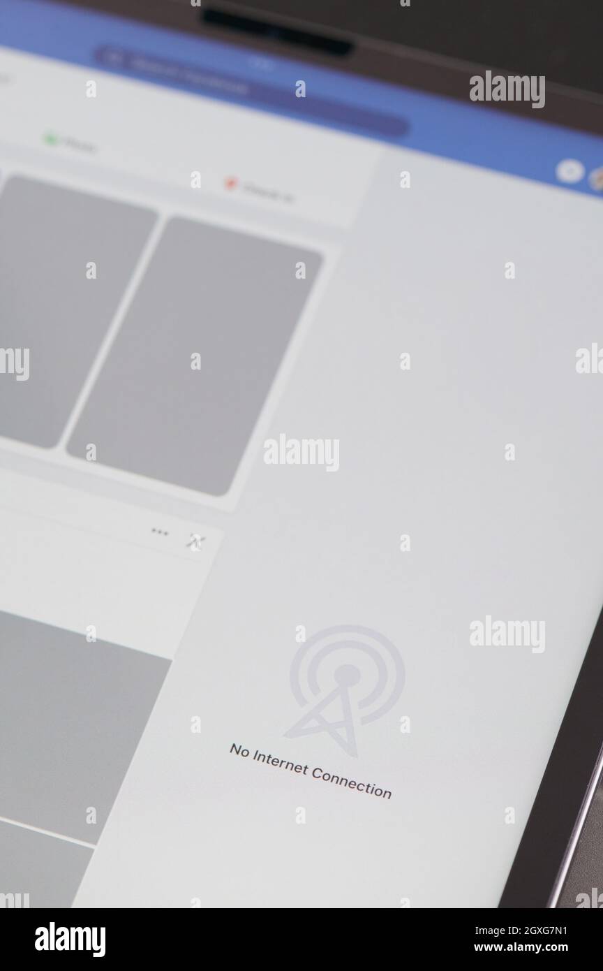 New york, USA - October 5 2021: No internet connection in facebook app ...