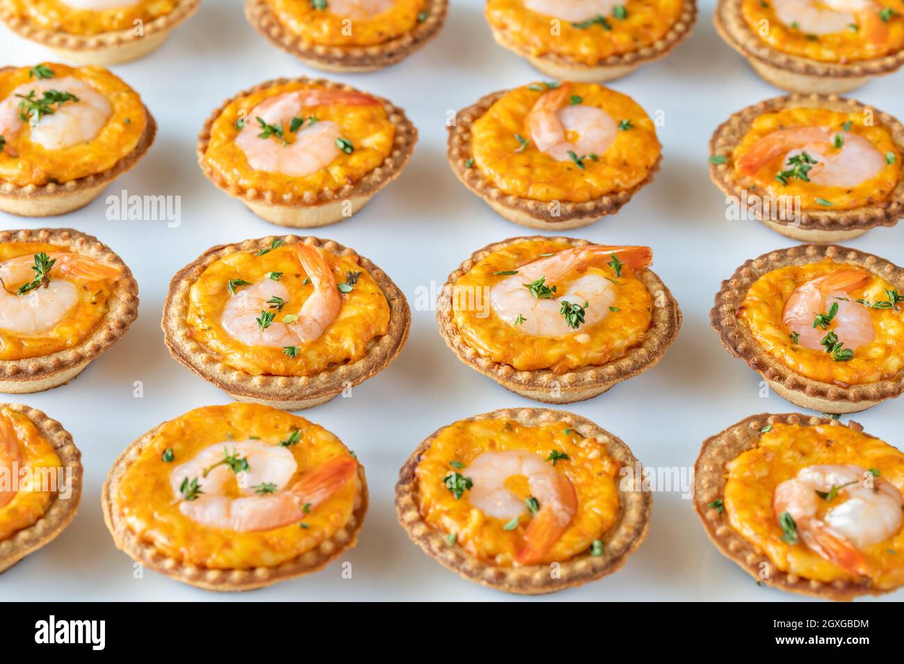 Tartlets shrimp hi-res stock photography and images - Alamy