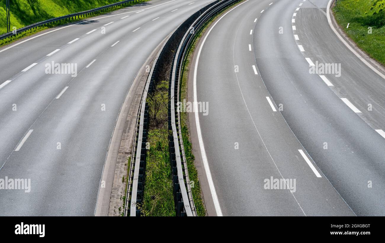 urban city street. empty highway with cityscape Stock Photo - Alamy