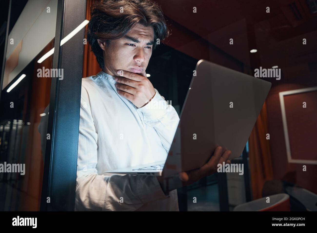 Worker monitoring computer display hi-res stock photography and images ...