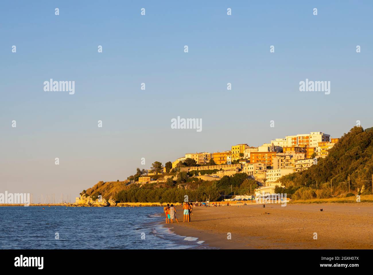 Beach in Rodi Garganico, Apulia, Italy Stock Photo - Alamy