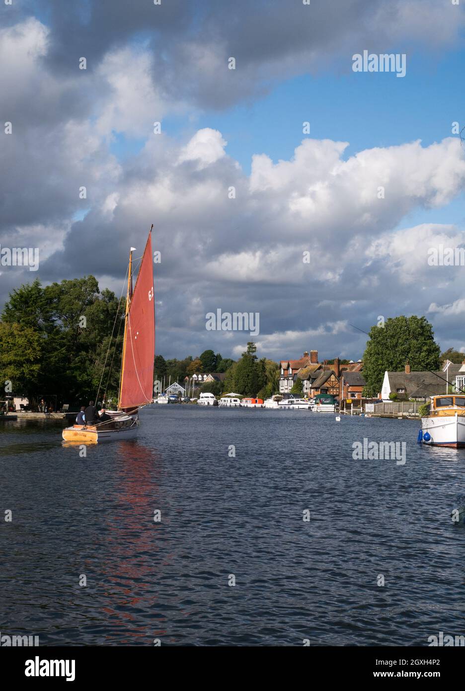 Sailing on Norfolk Broads pasting the Picturesque Village of Horning on ...
