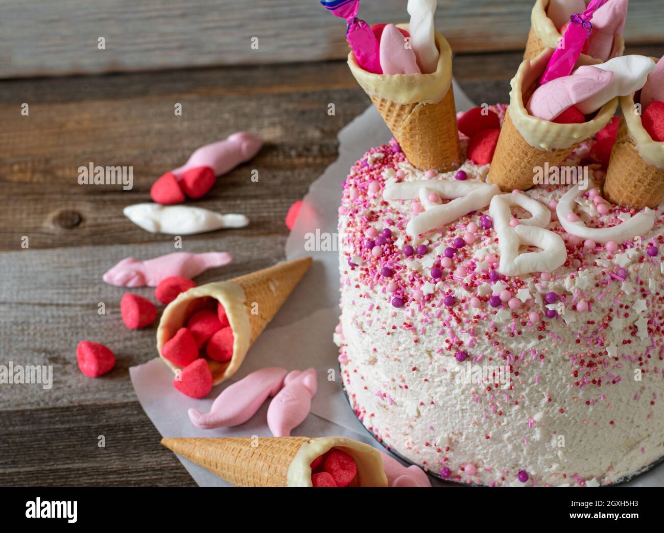 Beautiful children cake for First school day in pink for little girls ...