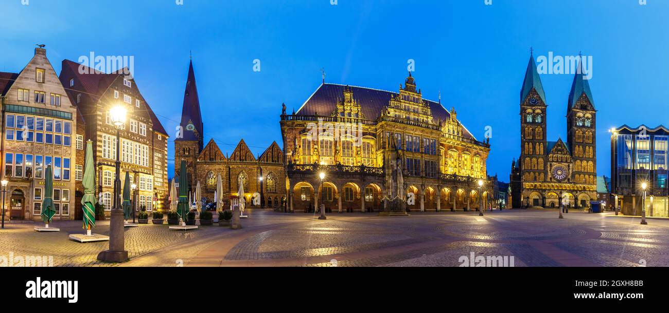 Bremen market square town hall Dom church Roland panoramic view in ...