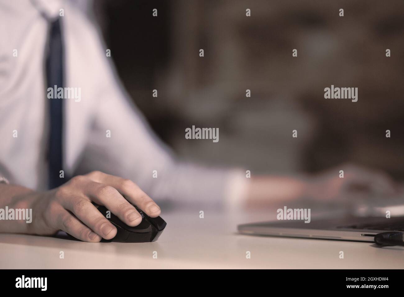 Hand using computer mouse hi-res stock photography and images - Alamy