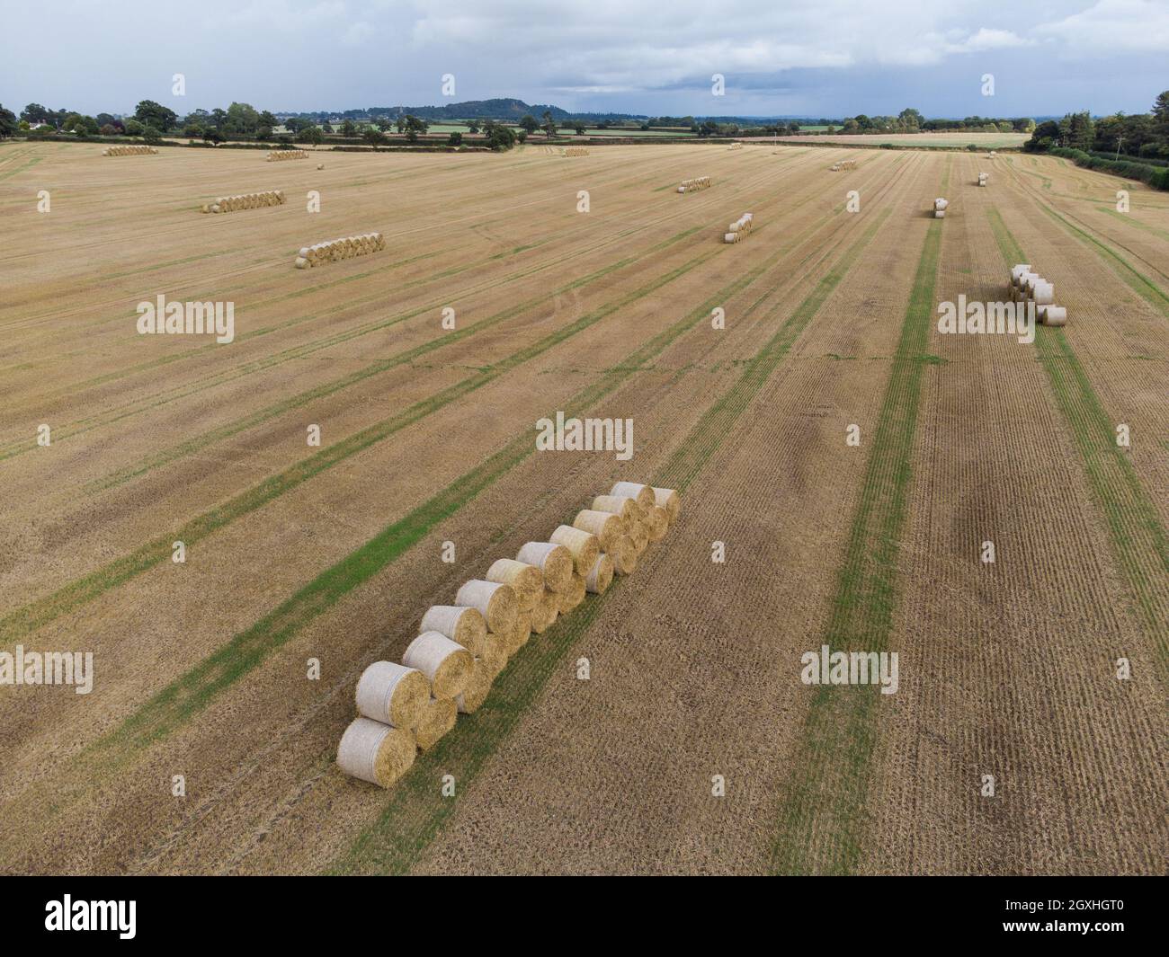 Stack in a field hi-res stock photography and images - Alamy