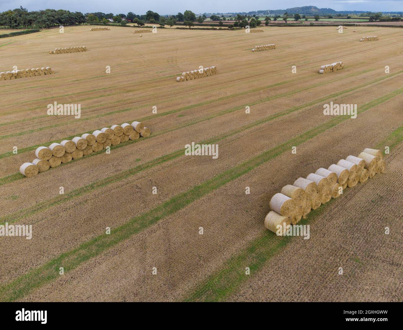 Field straw stack hi-res stock photography and images - Alamy