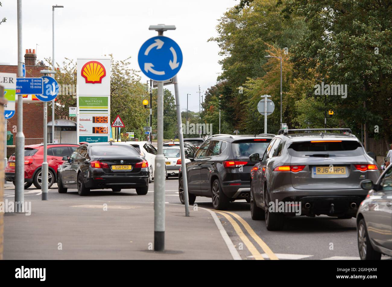 Mini roundabout sign hi-res stock photography and images - Alamy