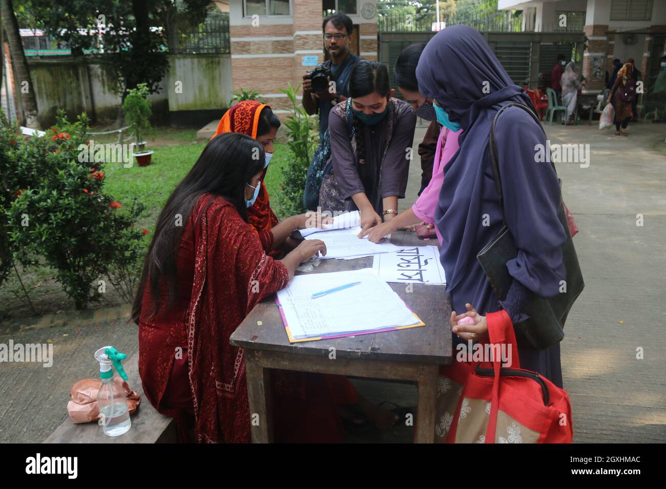 Dhaka university campus hi-res stock photography and images - Alamy