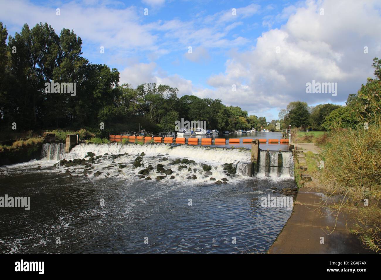 river weir on Yorkshire Ouse at Naburn Stock Photo - Alamy