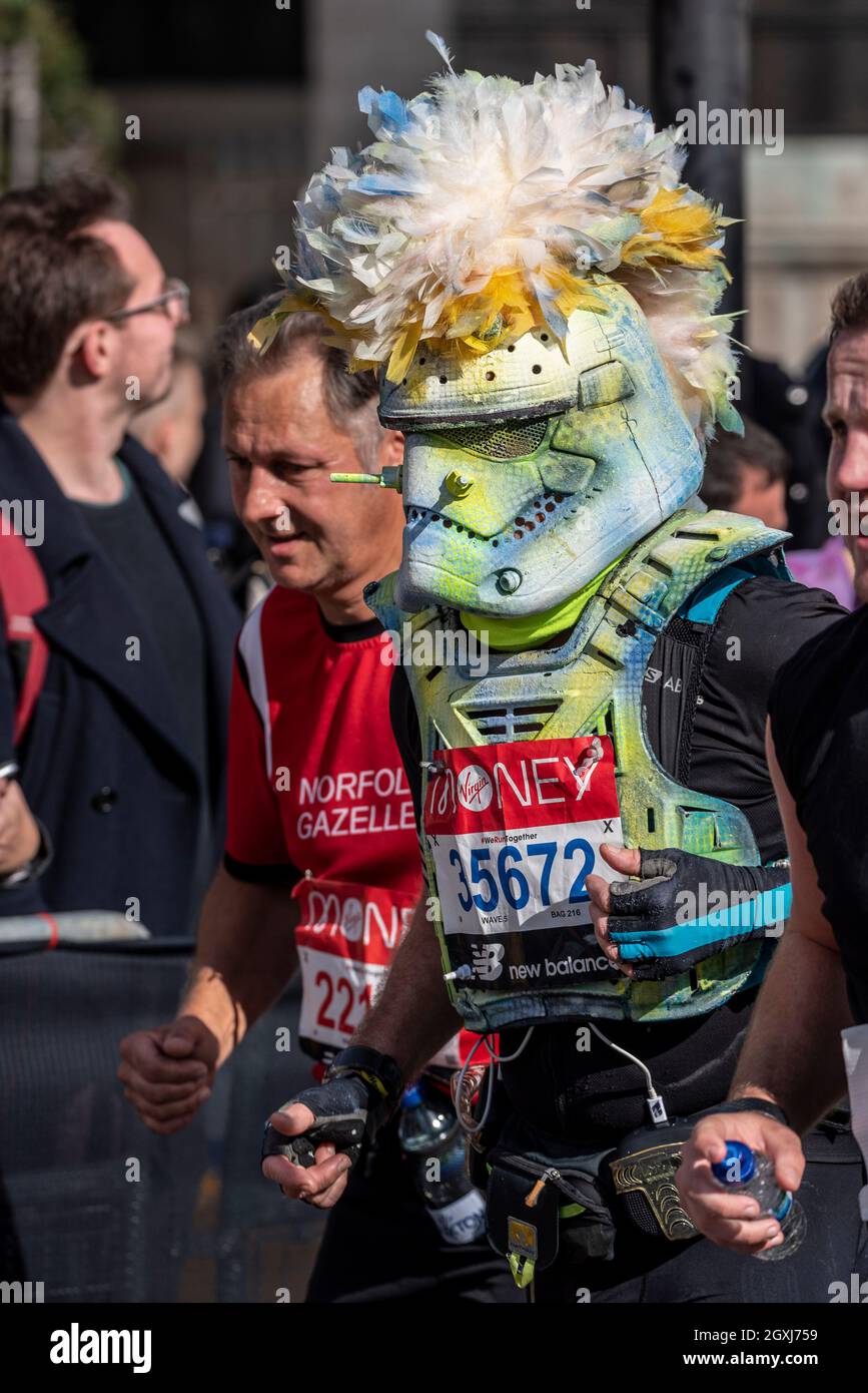 Simon Singleton racing in the Virgin Money London Marathon 2021, in ...