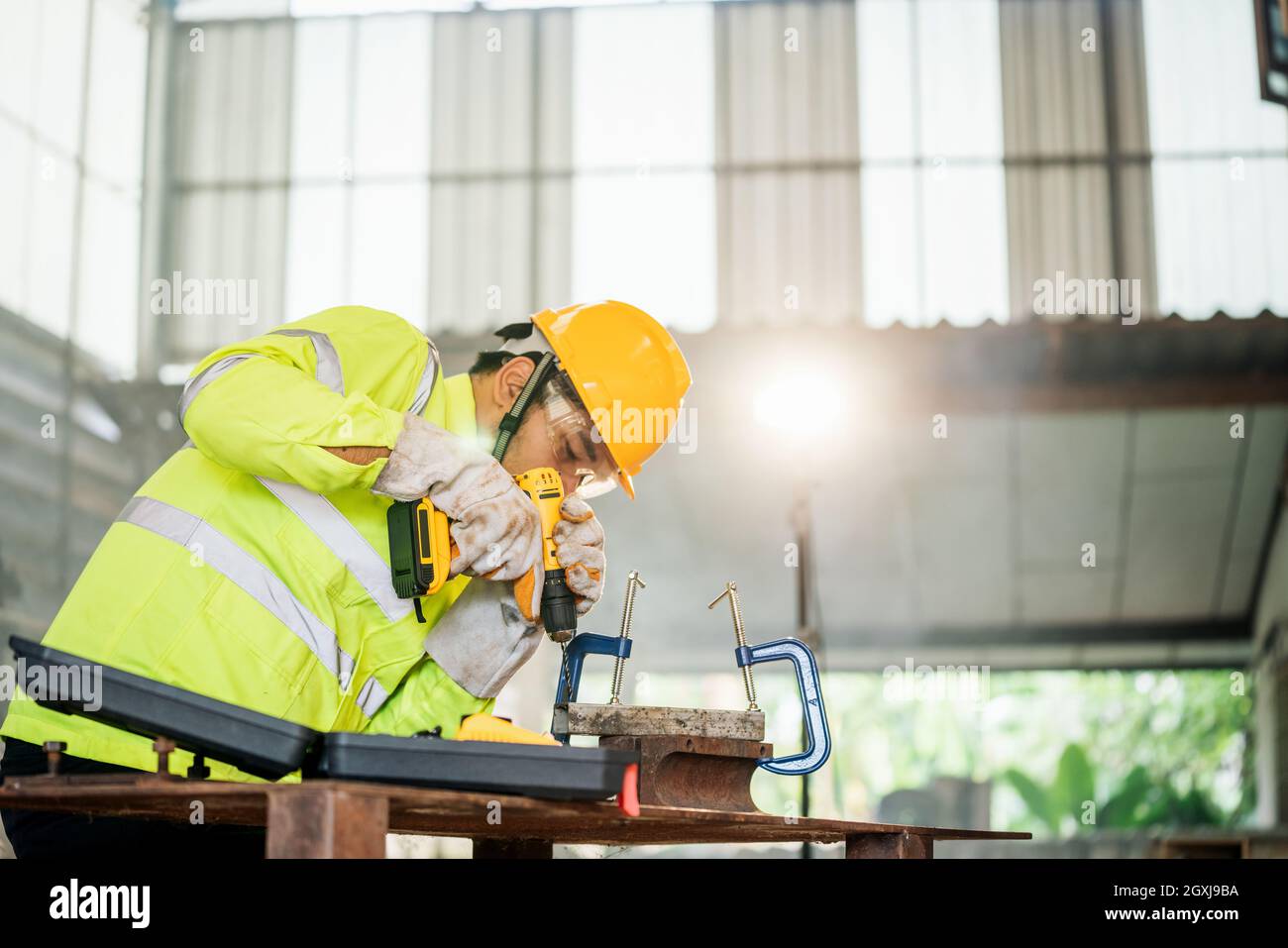 Pipe electric drill hi-res stock photography and images - Alamy
