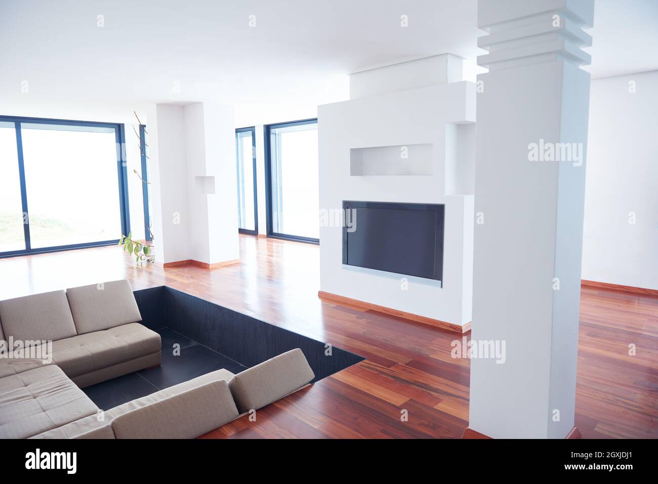 Modern villa interior wide hi-res stock photography and images - Alamy