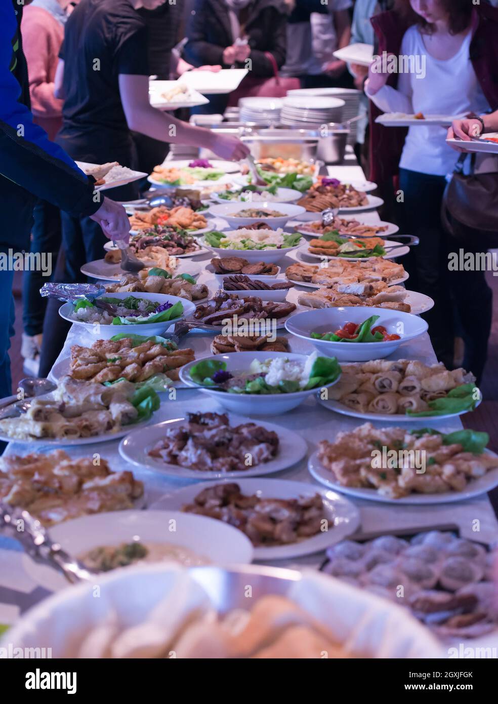 School catering hi-res stock photography and images - Alamy
