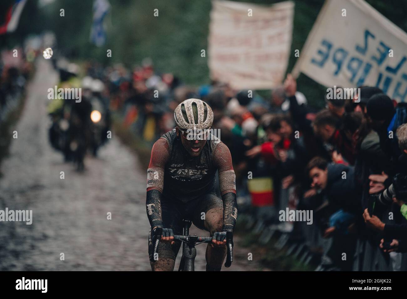 3rd October 2021 Paris-Roubaix. Photo by Simon Gill Stock Photo - Alamy