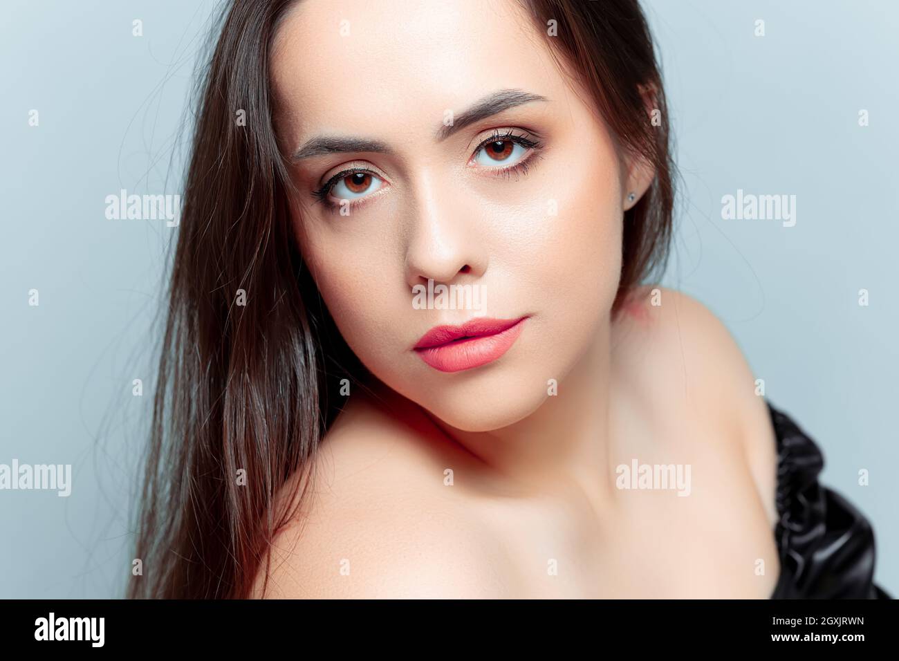 model girl looks at the camera Stock Photo - Alamy