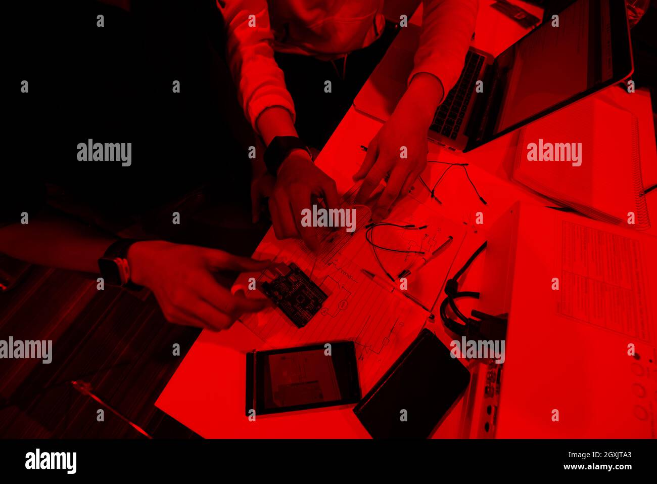 it students in computer science classroom working together on project ...