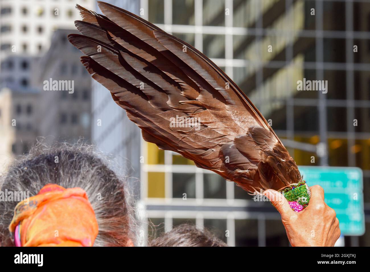 Native feathers hi-res stock photography and images - Alamy