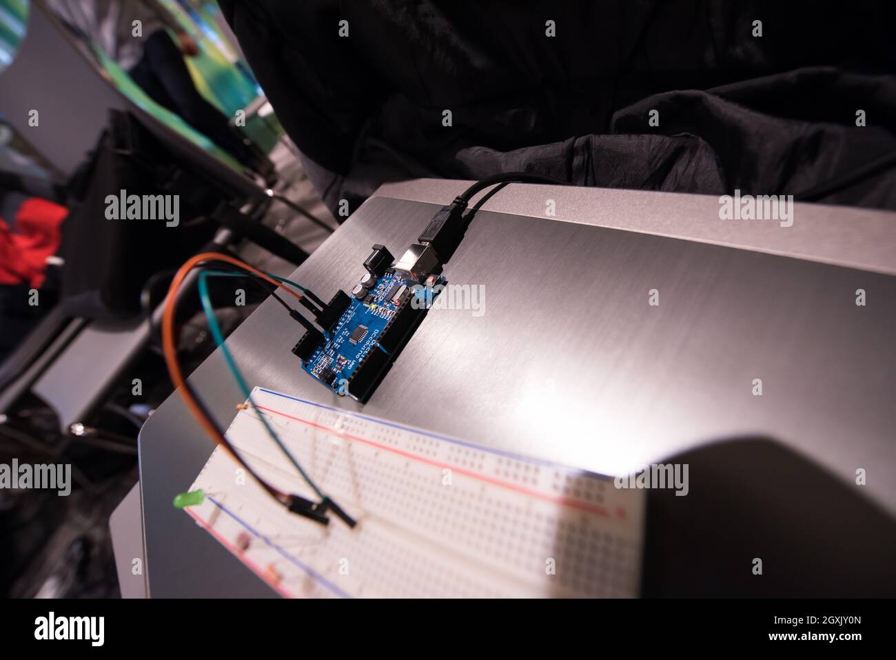 it students in computer science classroom working together on project ...