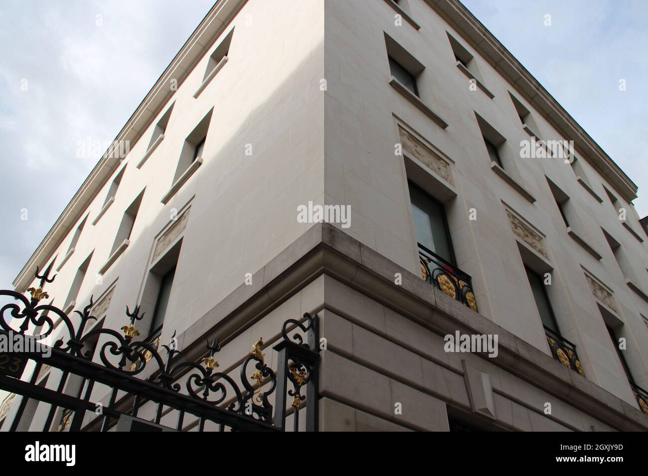 (flat ?) buildings at the champs-élysées in paris (france Stock Photo ...
